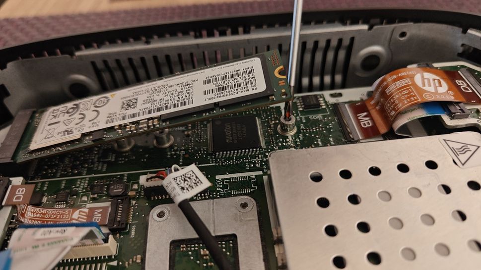 HP T640 Thin Client Mini PC - AMD Ryzen, m.2 NVMe Slot, USB-C, 3xDP ...
