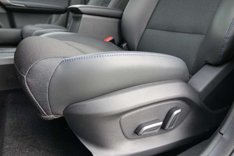 MG MG4 Luxury Elektro 204 PS ab 24.555€ | AHK, Navi, 360° Kamera | at ...
